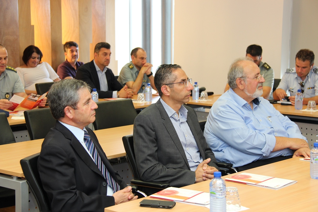 ΕΠΙΣΚΕΨΗ ΤΟΥ ΥΠΟΥΡΓΟΥ ΑΜΥΝΑΣ ΣΤΟ ΠΑΝΕΠΙΣΤΗΜΙΟ ΚΥΠΡΟΥ ΚΑΙ ΣΤΟ ΚΕΝΤΡΟ ...